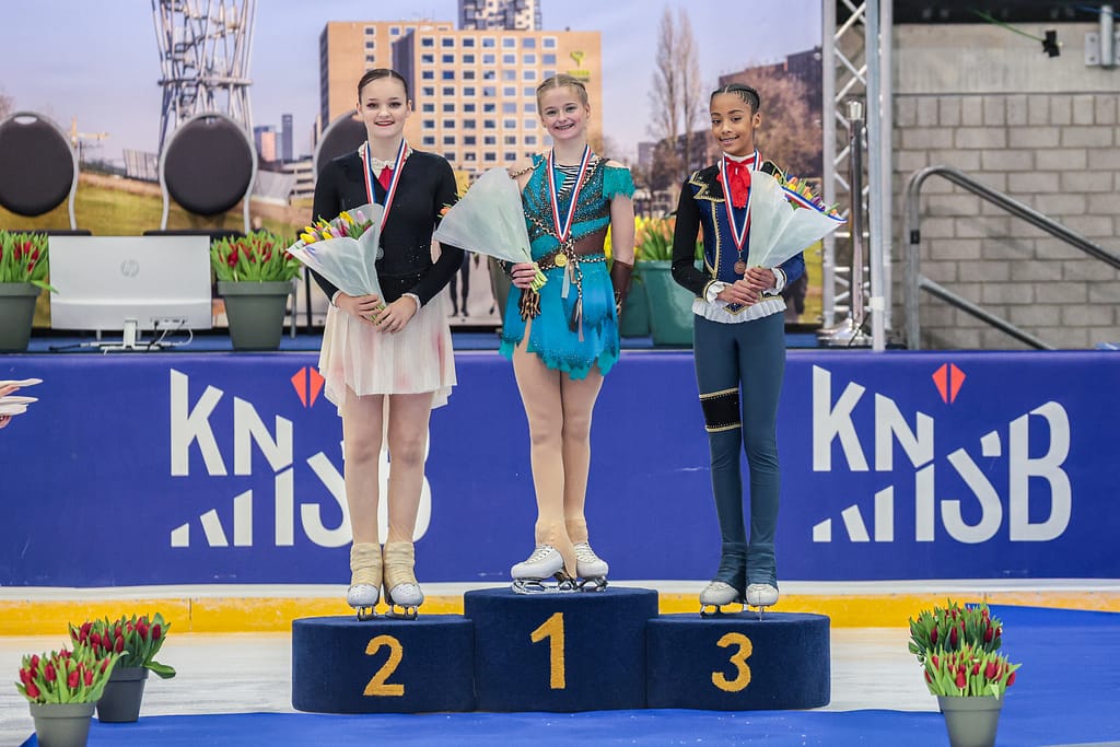 Goud voor Summer Wijkhuizen en Brons voor Saskia Oudejans van Deen ...